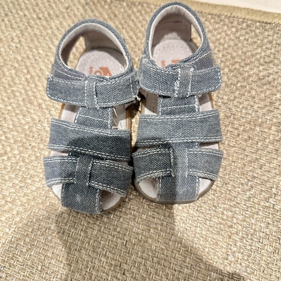 See Kai Run | Shoes | See Kai Run Gray Sandals With Velcro Straps And ...